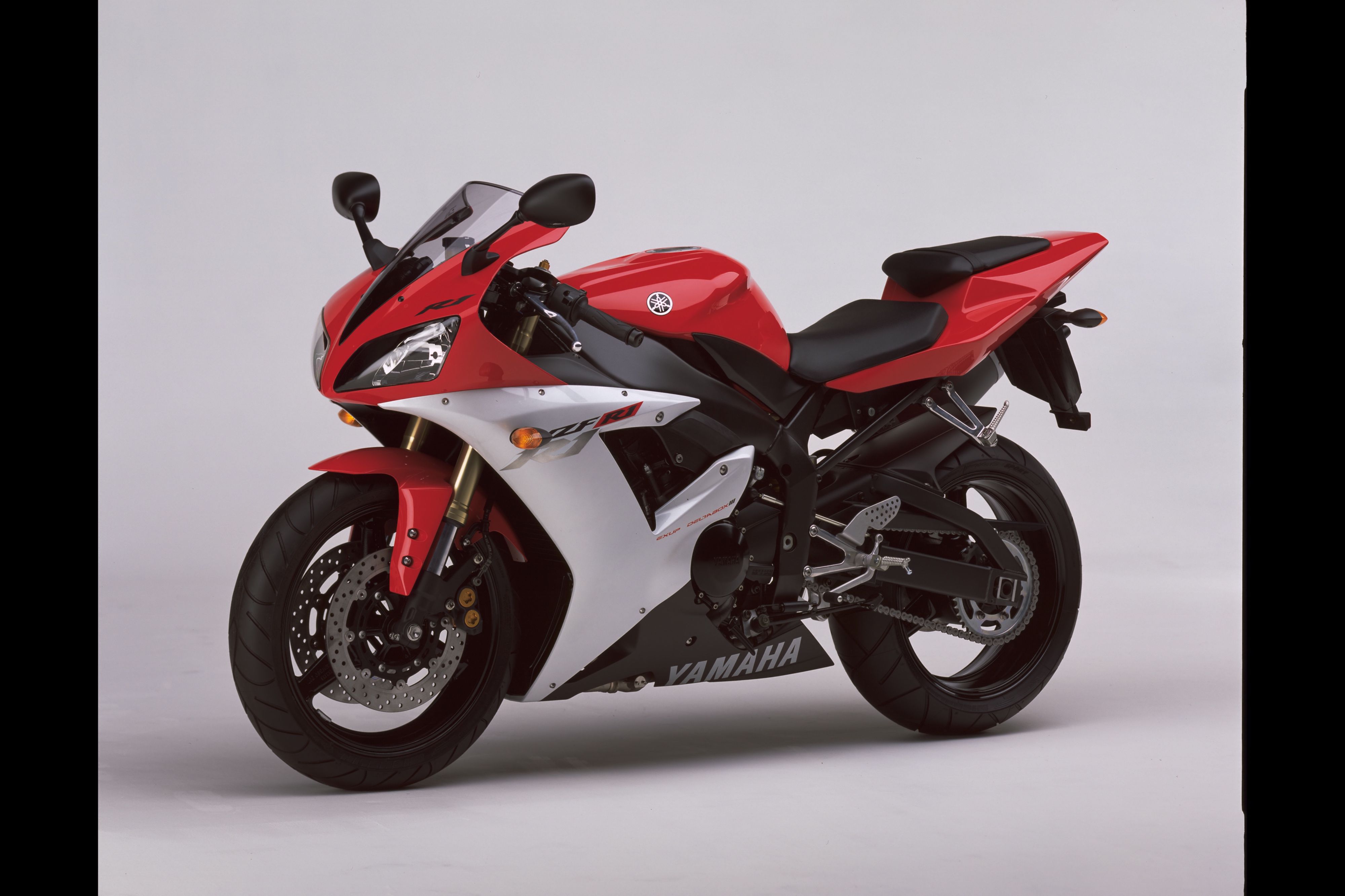 Iconic EU products - 2002 R1 - Yamaha Motor