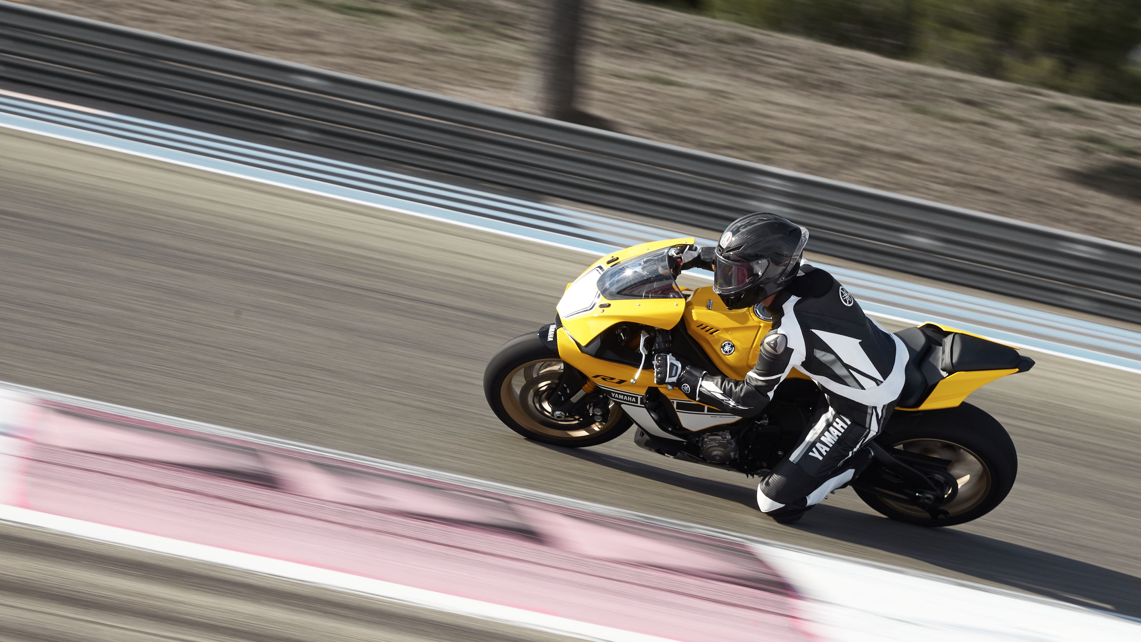 Iconic EU products - Limited series R1 - Yamaha Motor