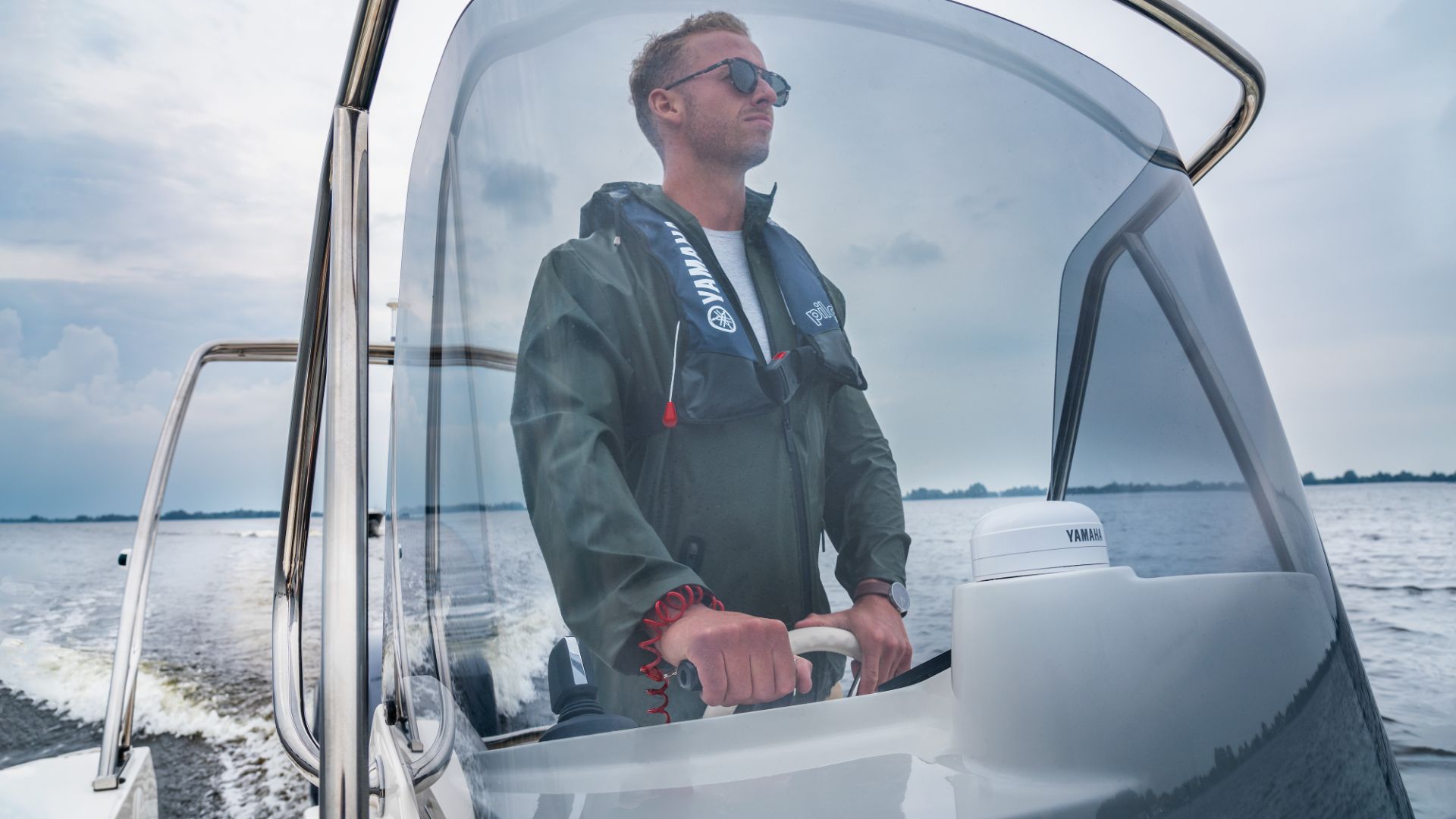 Helm Master EX | Features | Automatic Trim Assist - Yamaha Motor