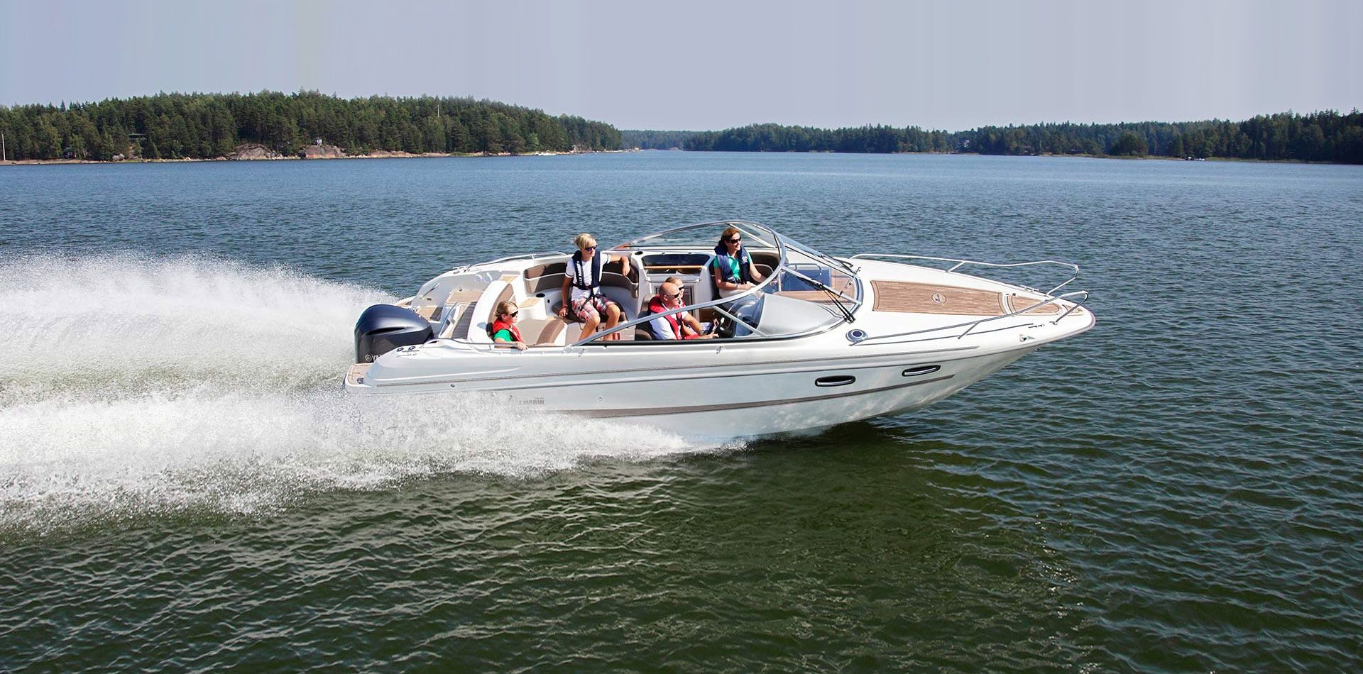 Day Cruiser boats - Yamaha Motor