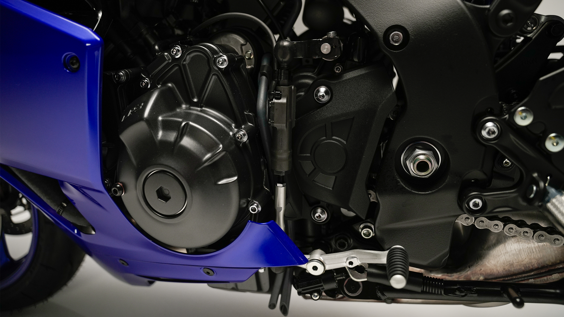 R9 - Yamaha Motor