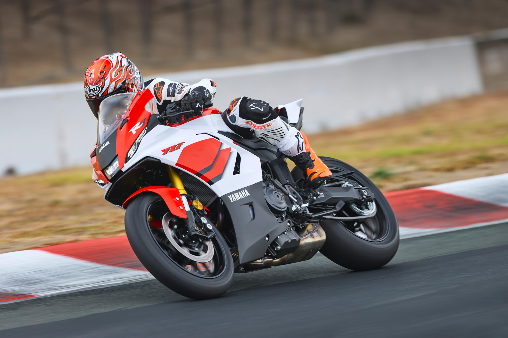 Die neue Yamaha R7 - Supersport-Performance in Perfektion - Yamaha Motor