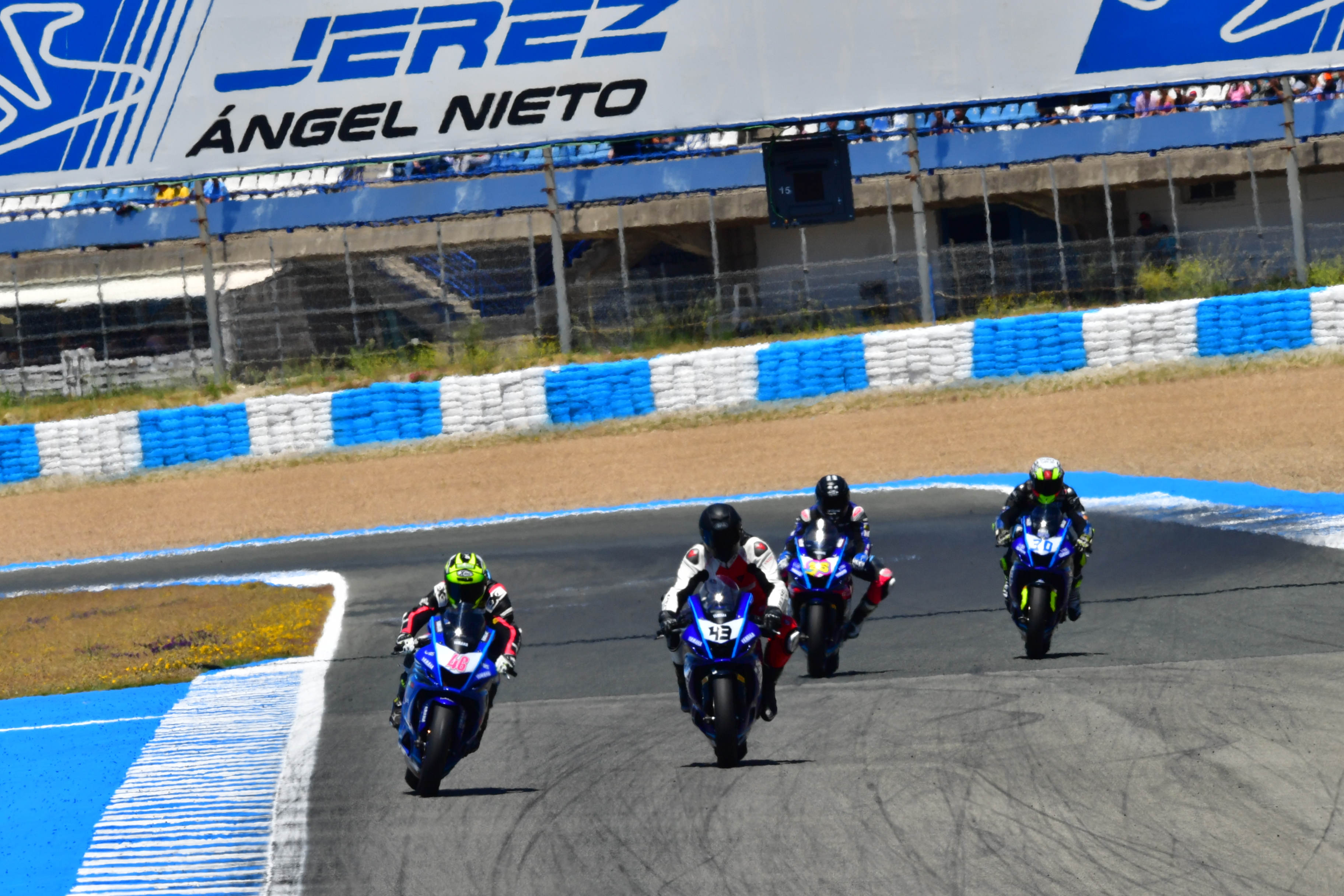 Yamaha R7 Cup en Jerez - Yamaha Motor