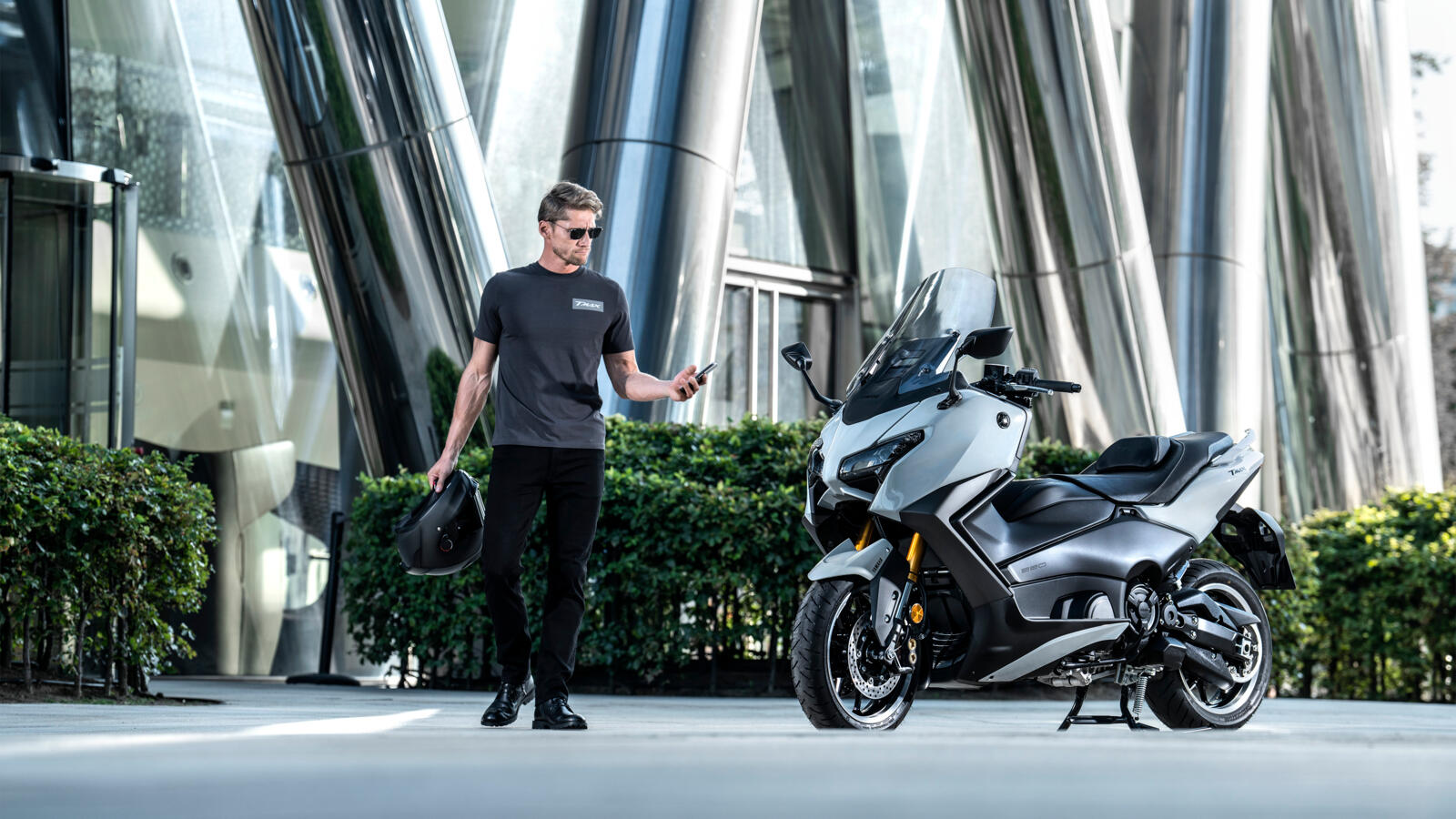 XMAX 300 - Scooters - Yamaha Motor