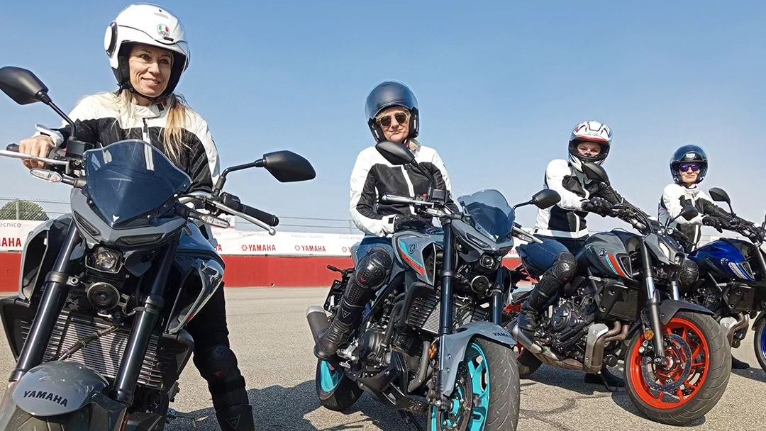 XSR125 Legacy - Motorcycles - Yamaha Motor