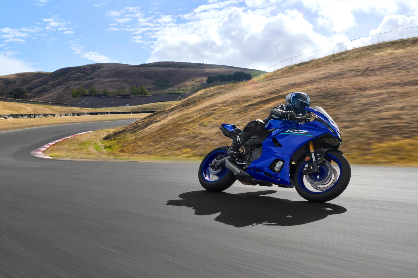 2026 Yamaha R7: The Evolution of RWorld. Supersport Refined. - Yamaha Motor