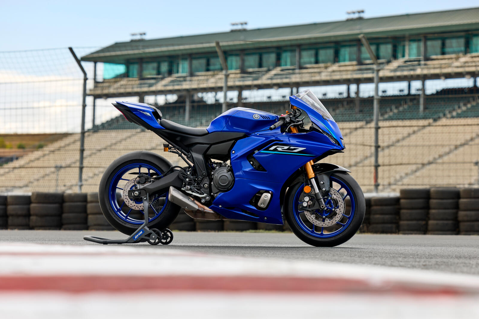 2026 Yamaha R7: The Evolution of RWorld. Supersport Refined. - Yamaha Motor